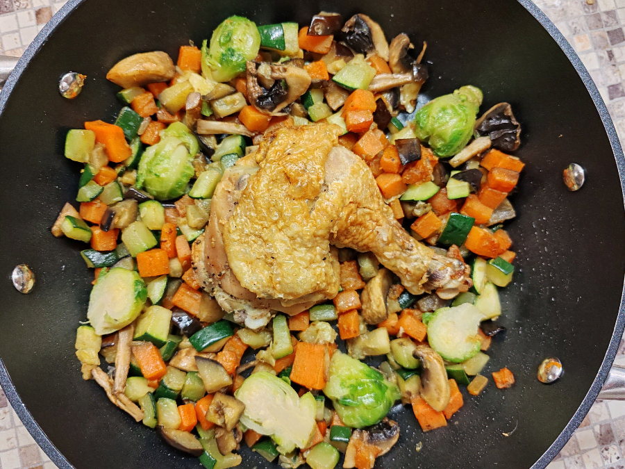 Tepsis csirkecomb párolt zöldséggel - Eatfit